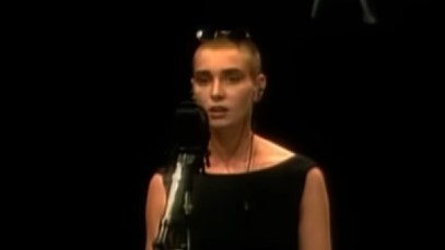 Joni Mitchell Gives Rare Interview About Her Songwriting Legacy - American Songwriter