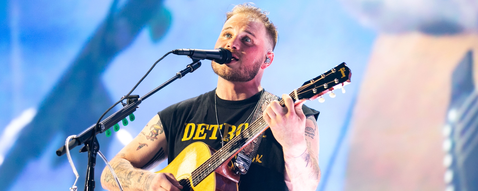 Zach Bryan Charts 17 Songs from 'The Great American Bar Scene,' Earns ...