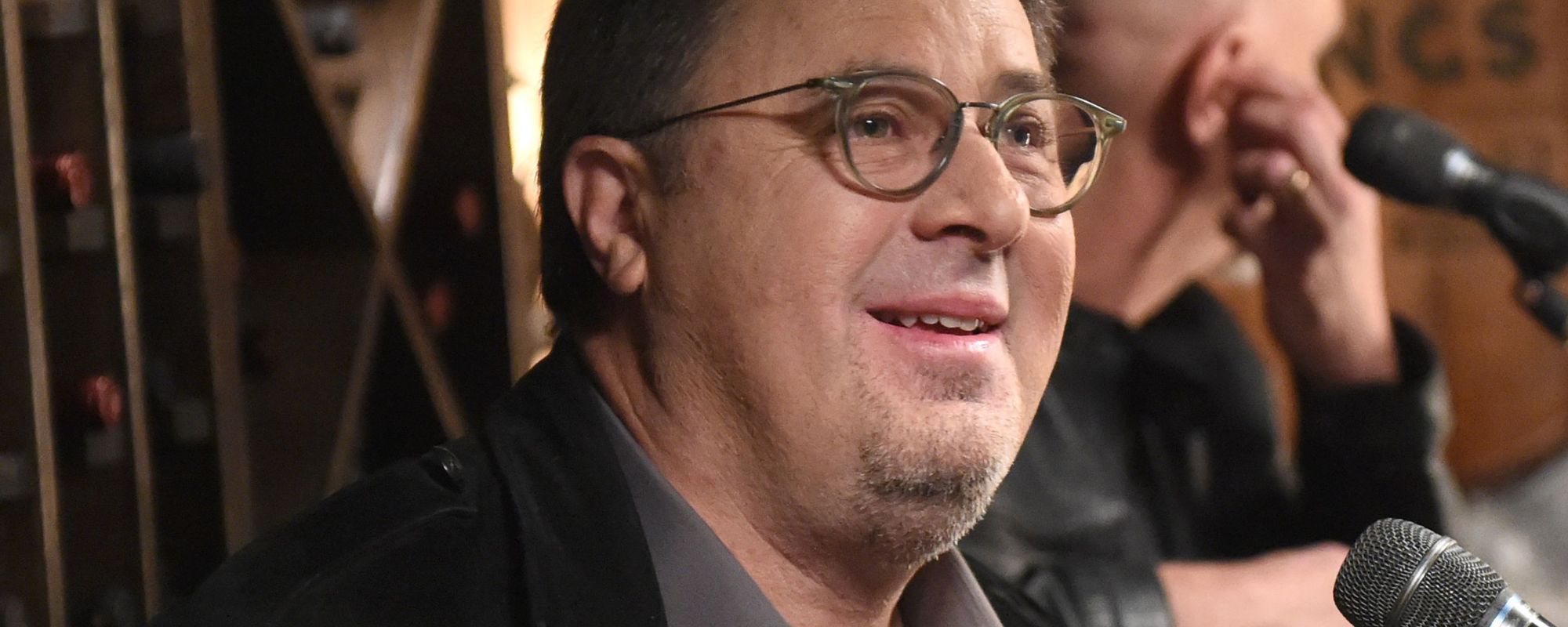 Vince Gill’s “Bread and Water” and the Heartbreaking Family Story That ...