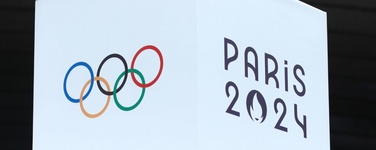 Phoenix Performs “lisztomania” During Closing Ceremony Of 2024 Paris
