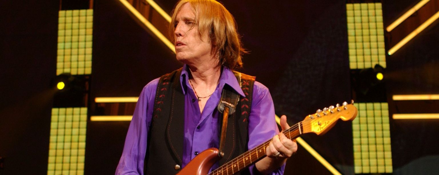 Tom Petty and the Heartbreakers Unveil Rare Live Cover of J.J. Cale's "Call Me The Breeze ...
