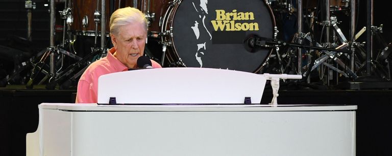 Carnie Wilson Shares Poignant Photo of Brian Wilson with His Ex-Wife at ...