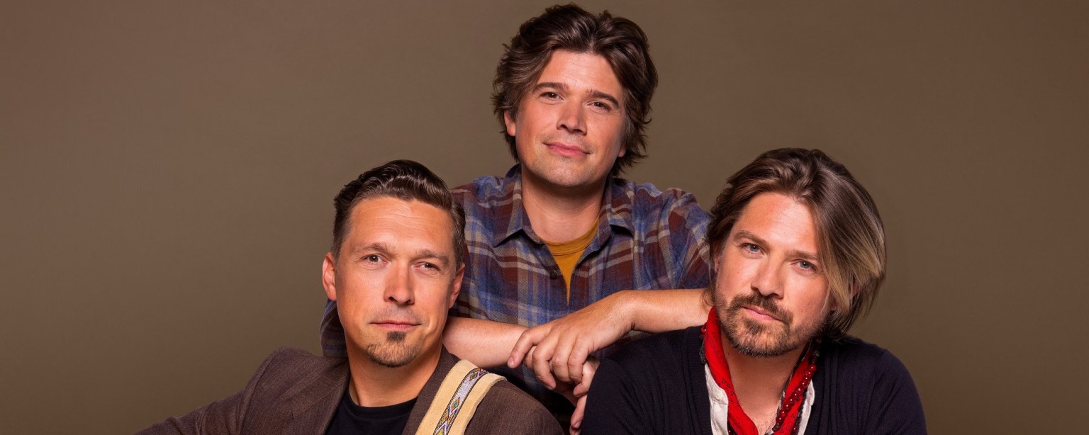 Hanson Announce Red Green Blue World Tour for 2022 and New Album ...