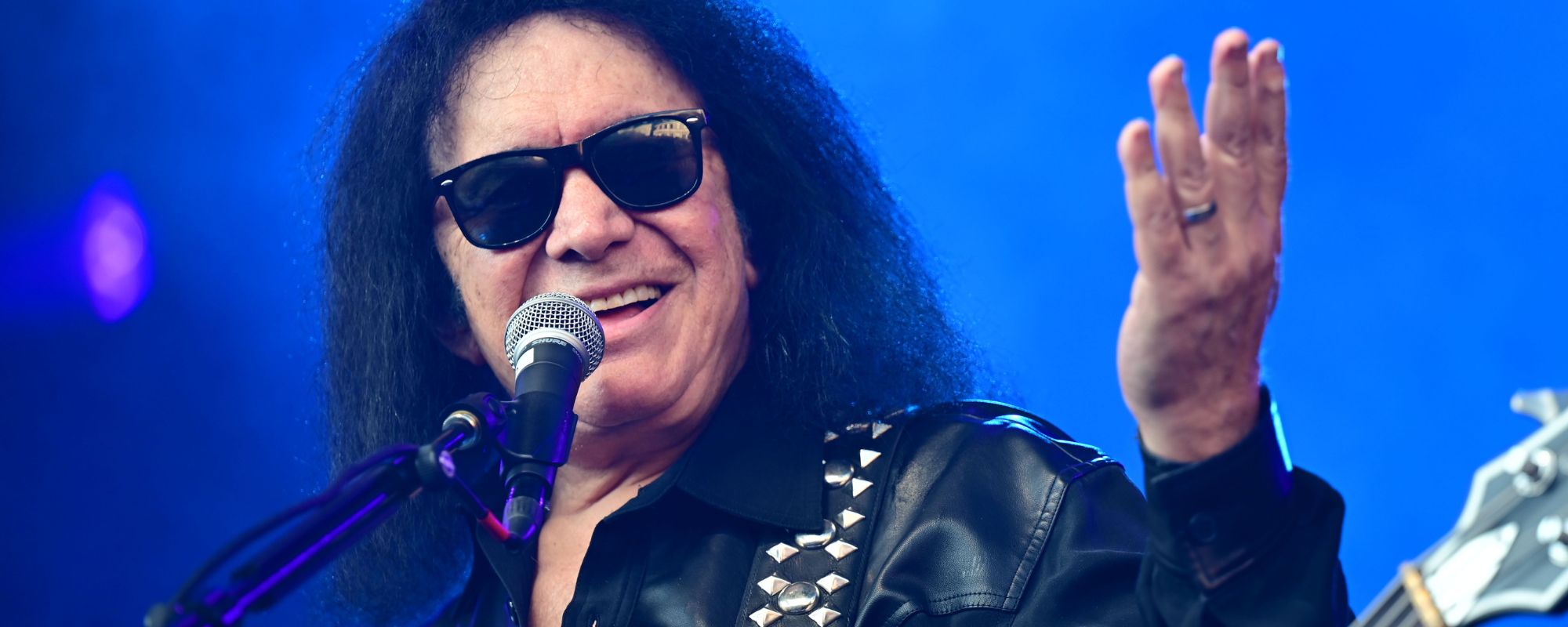 On This Day in 2017, Gene Simmons Claimed He Invented the “Devil Horns ...
