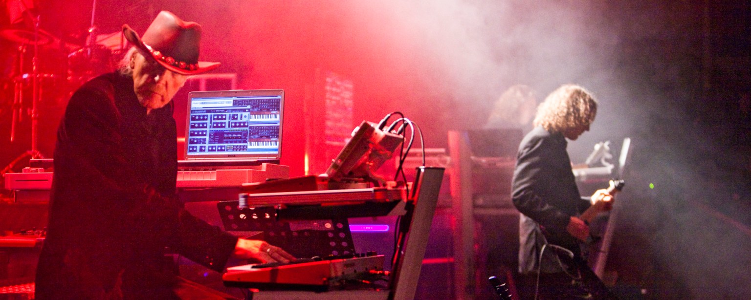 Watch Willie Nelson’s Son and Lainey Wilson Give “One of the Best ...