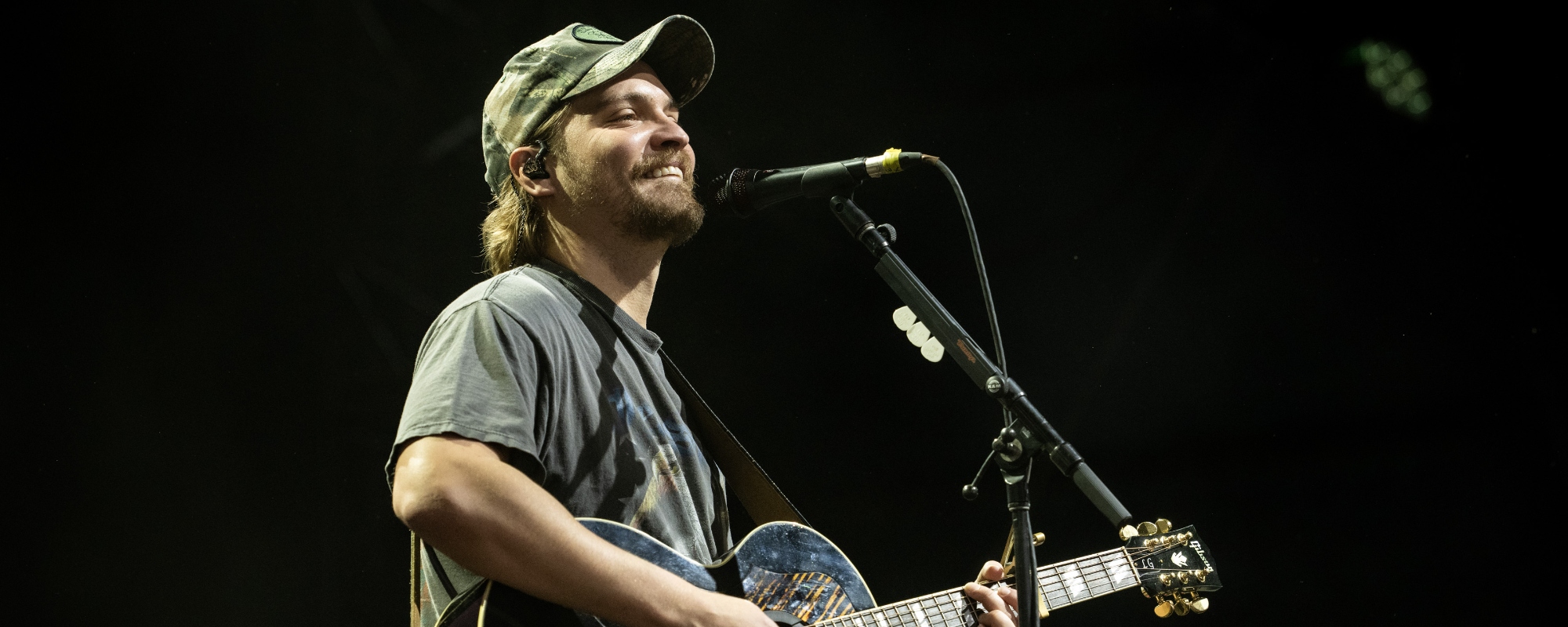 Watch Chris Stapleton Cover a Kris Kristofferson Classic While Playing ...