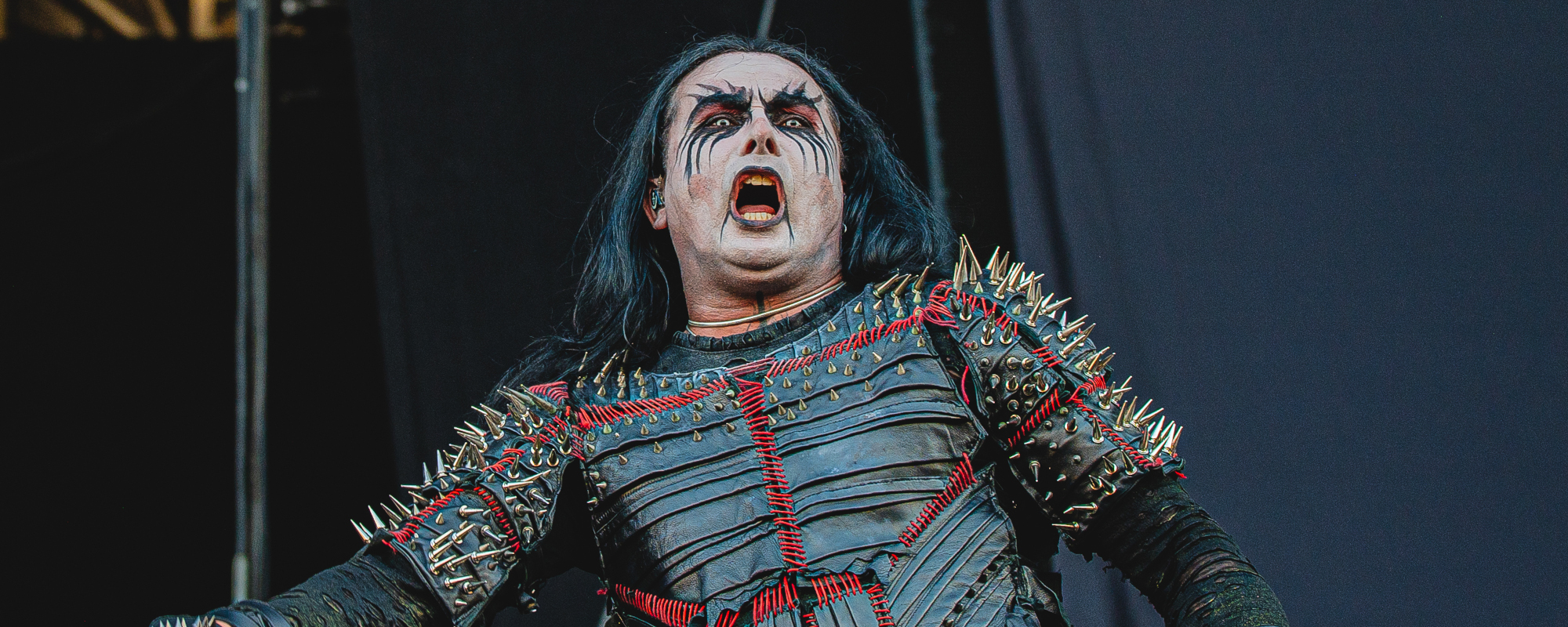 3 Heavy Metal Bands that Shaped Pearl Jam’s Stone Gossard - American ...