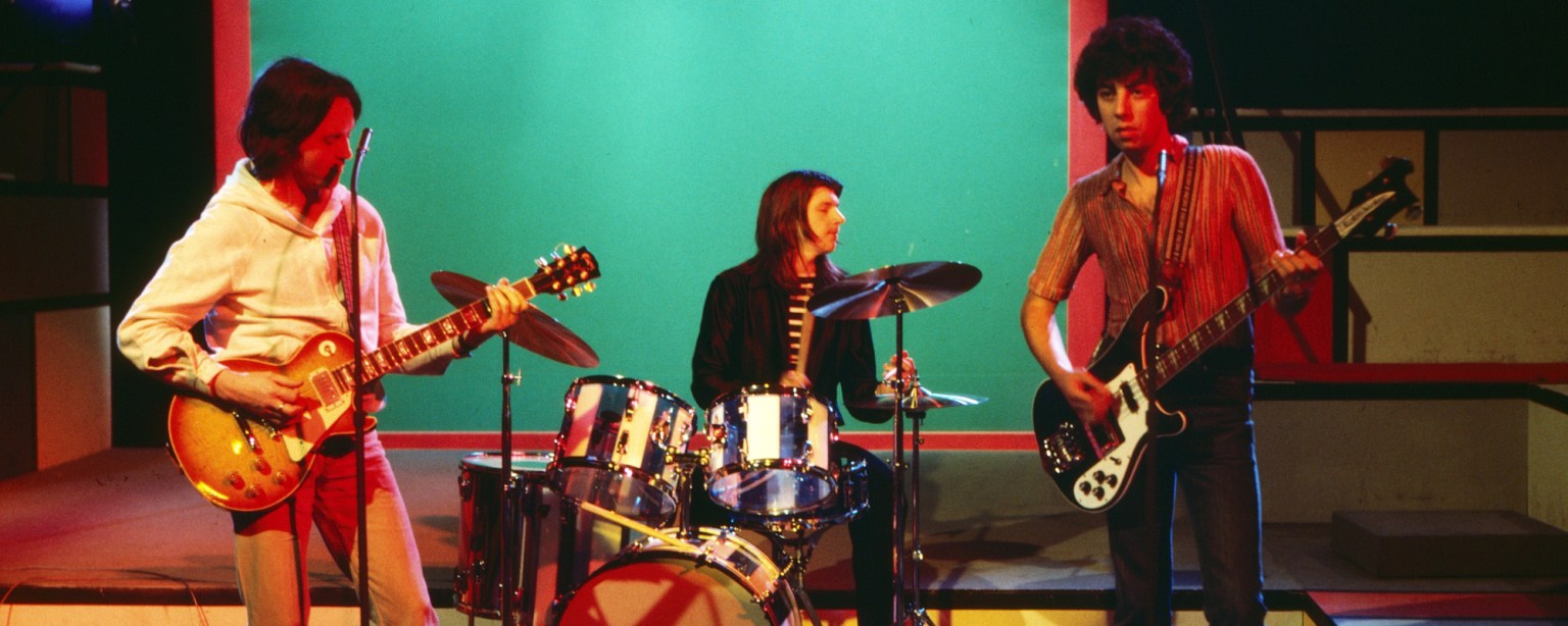 The Story and Meaning Behind "I'm Not in Love," the Clever Slow Song ...