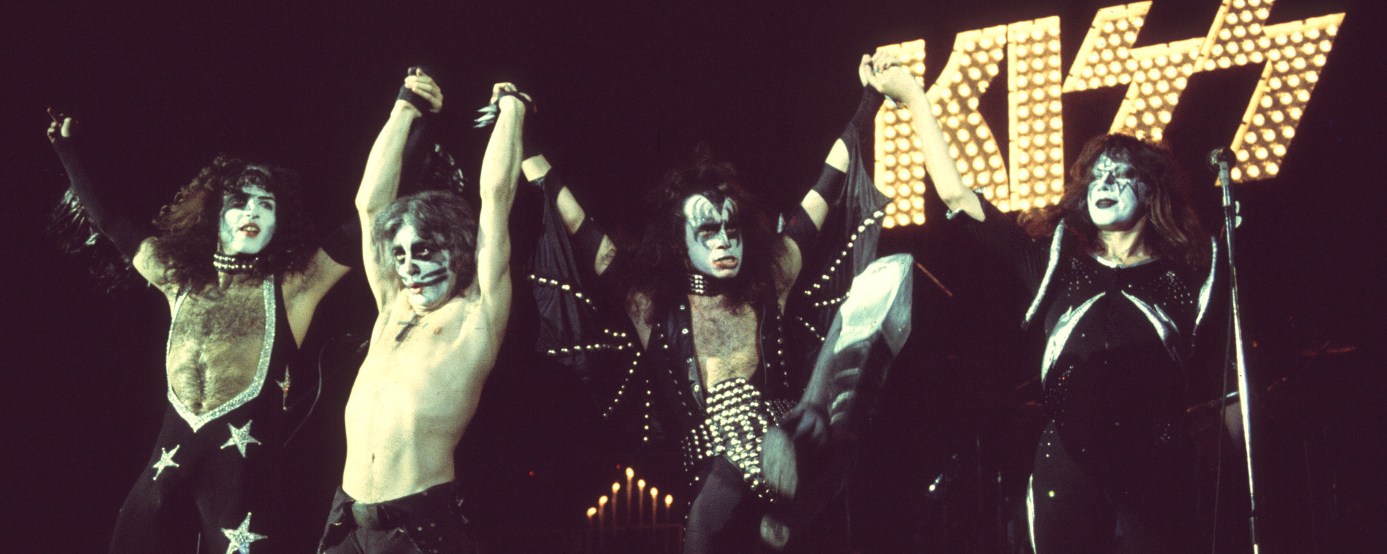 Remember When: KISS Removed Their Makeup in 1983 - American Songwriter