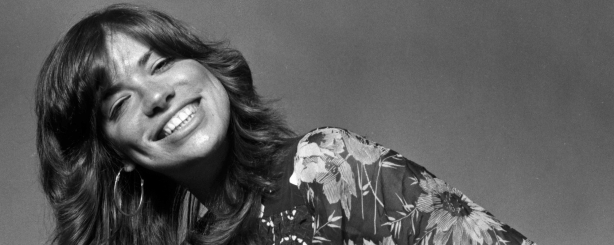 Watch Carly Simon Knock Two Classic Early Hits Out of the Park—Central ...