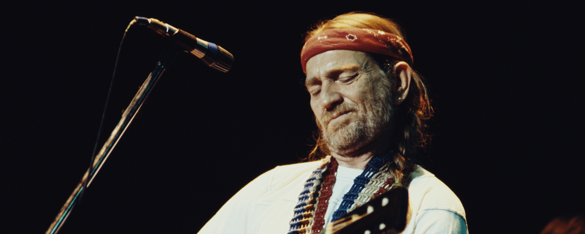 6 Books Every Willie Nelson Fan Should Read