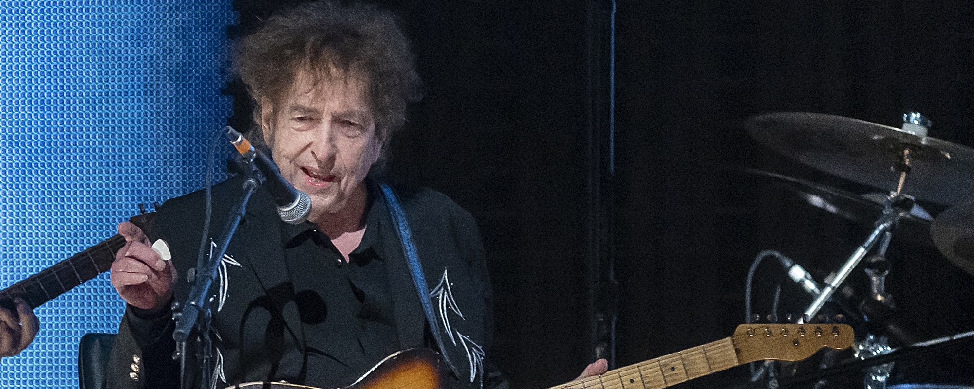 Bob Dylan Hypes Upcoming Biopic ‘A Complete Unknown’ in New Social ...