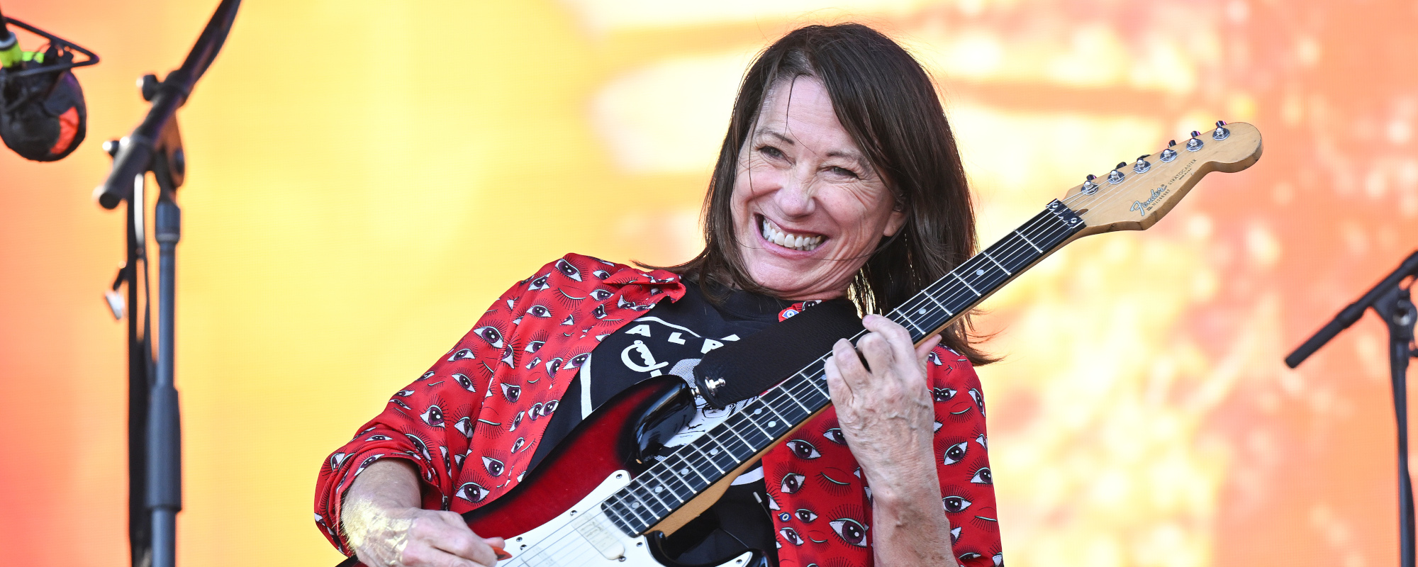 The 6 Best Female Rock Bands of the 1960s - American Songwriter