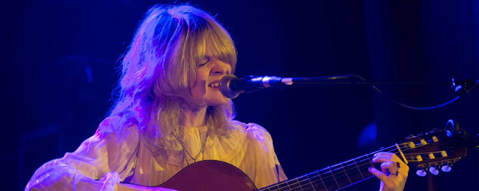 The Story Behind the 'Friends' Song "Smelly Cat"