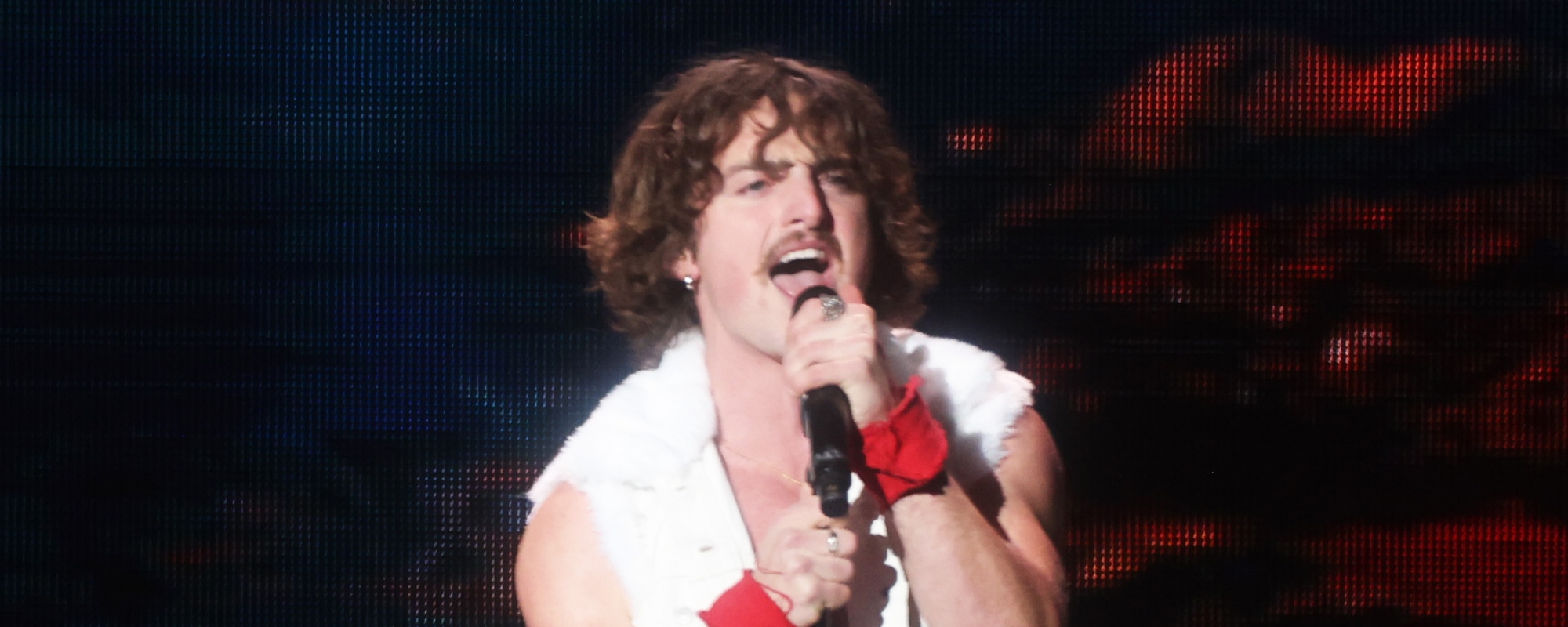 Benson Boone Dazzles With Powerhouse Vocals, Backflips During "Beautiful Things" VMAs ...