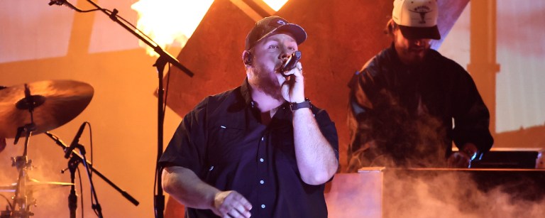 Watch Willie Nelson’s Son Team up With Paul Simon’s Wife for a Moving ...