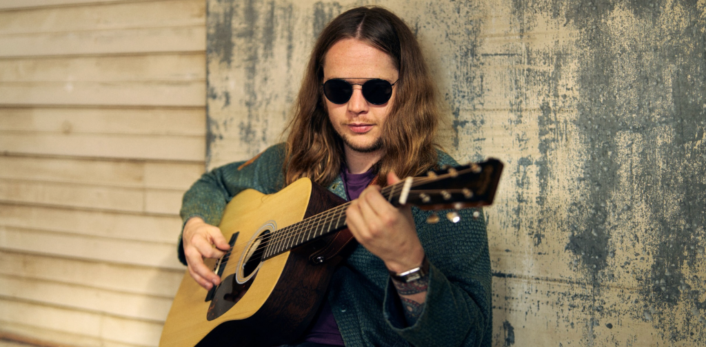 Billy Strings Reveals the Identity of the "Green Shirt Guy" in the ...