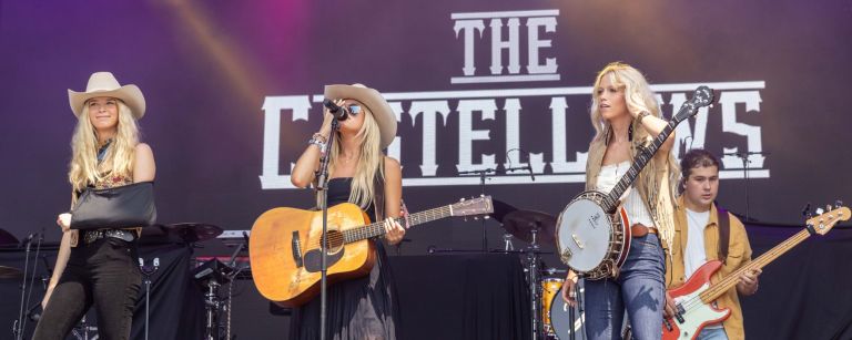 Watch the Castellows Pay Tribute to Heart With Special Performance of ...