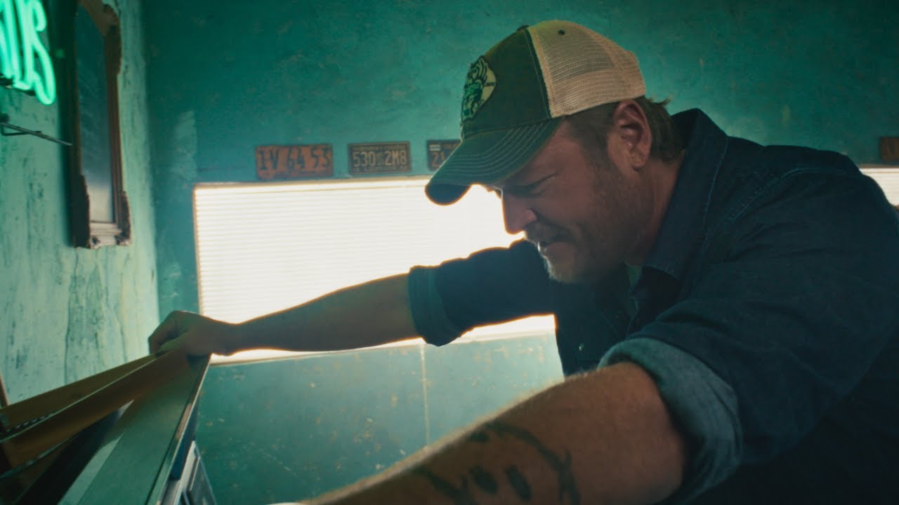 Blake Shelton Receives the Ultimate Stamp of Approval From His Stepson ...