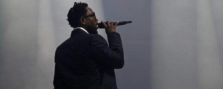 “A Performance To Unite the Nation”: Creed’s Iconic NFL Thanksgiving ...