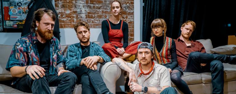 This Chinese Bluegrass Band Covering George Strait Proves That Music ...