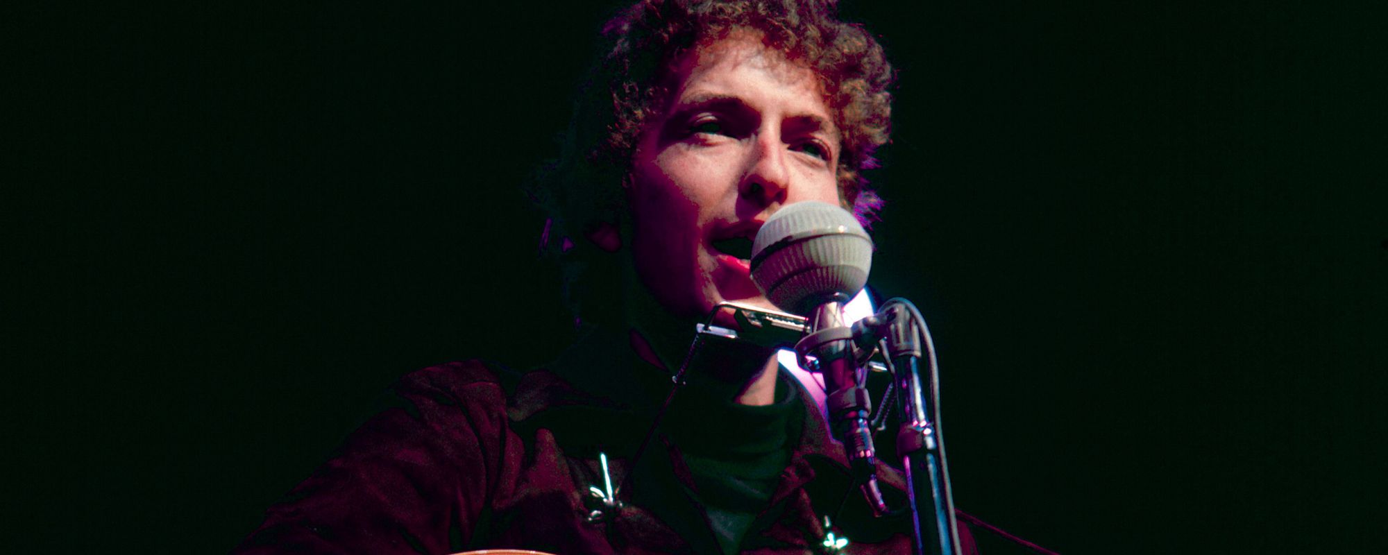 The Meaning Behind Bob Dylan's Timeless "Tangled Up in Blue"