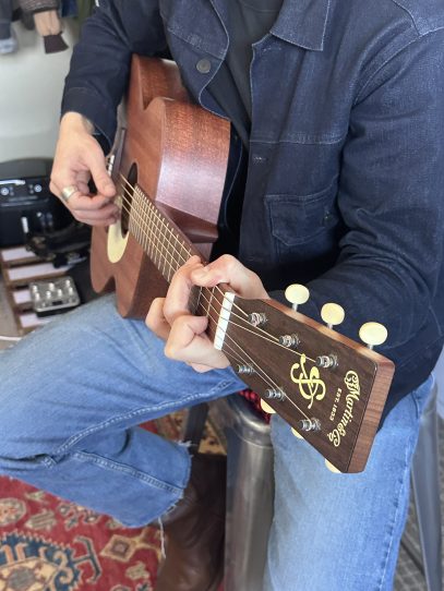 Martin Guitars x Sweetwater Select Sean Daniel 00X2E Guitar Review ...