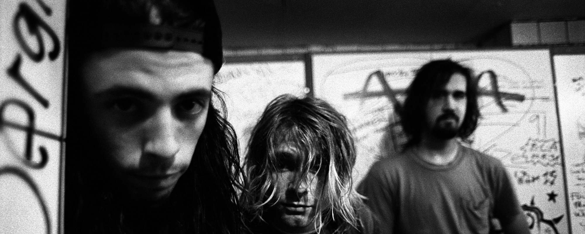 4 Best Moments From Nirvana’s ‘MTV Unplugged’ Performance on Broadcast ...