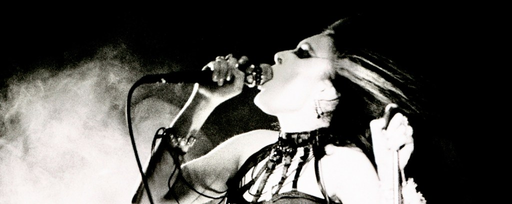 10 Essential Crowded House Songs - American Songwriter