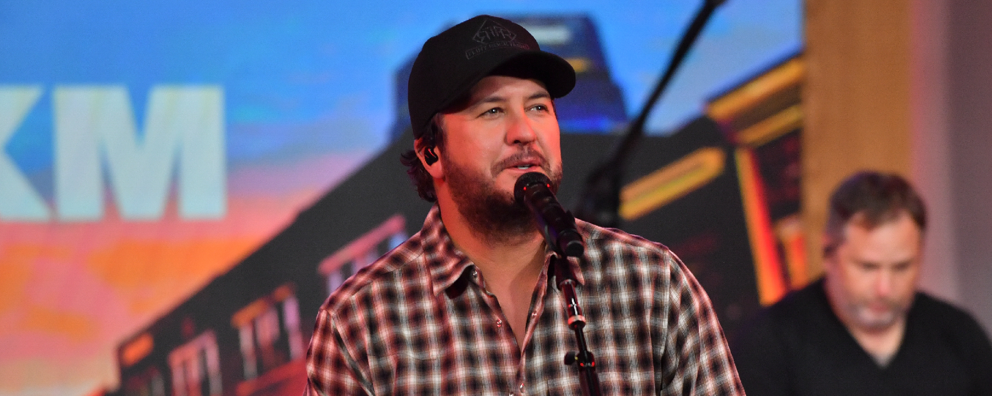 Behind the Meaning of the Luke Bryan-Penned Billy Currington Hit "Good ...