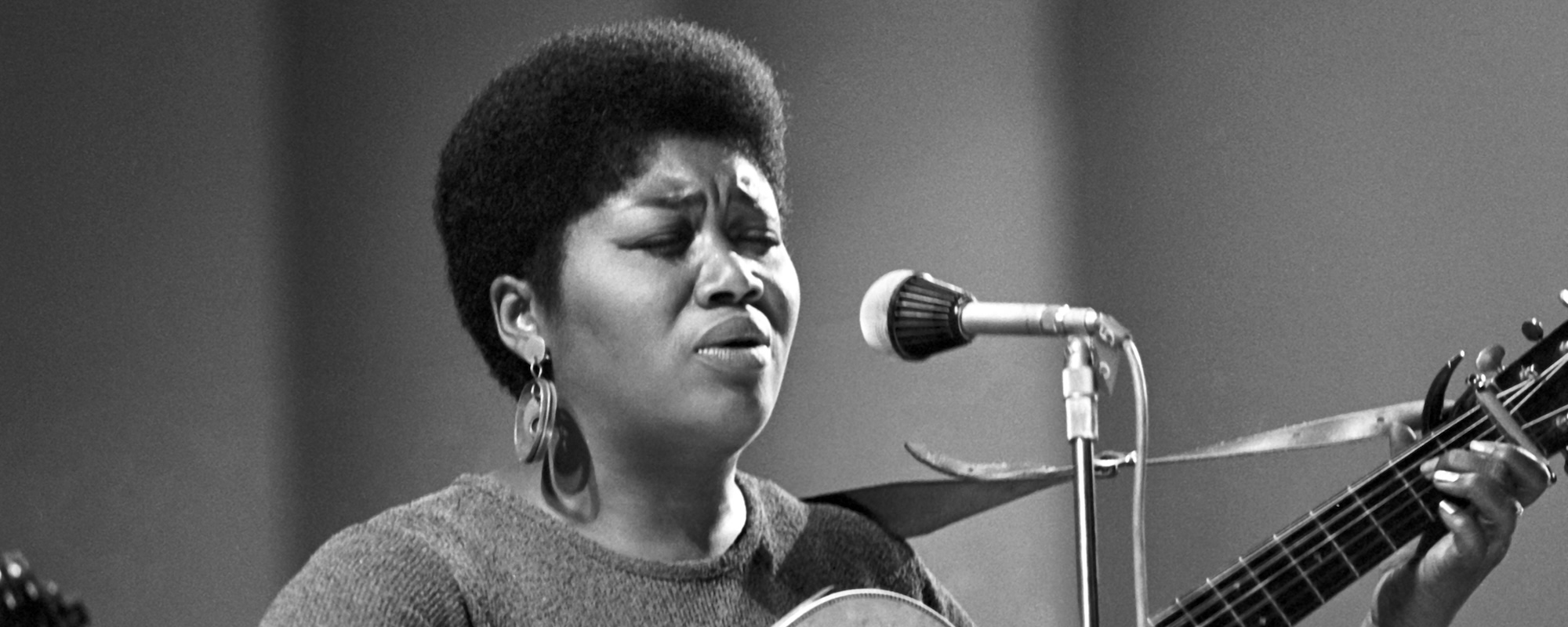 Behind the Meaning of the Patsy Cline Classic “Crazy”