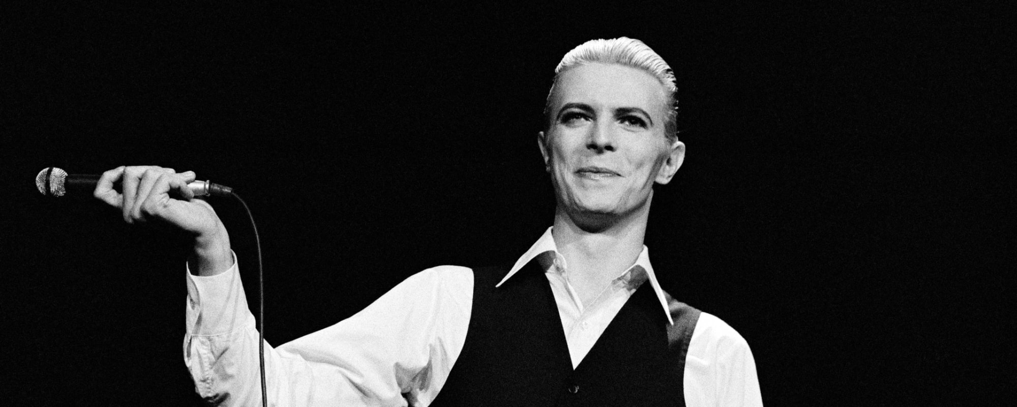 On This Day in 1970, David Bowie’s Unnamed Electric Band Plays a Career ...