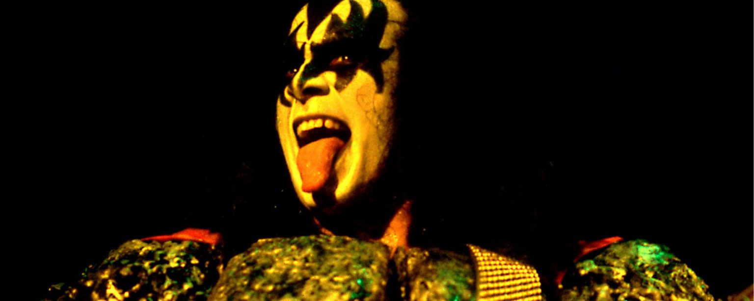 On This Day in 2017, Gene Simmons Claimed He Invented the “Devil Horns ...