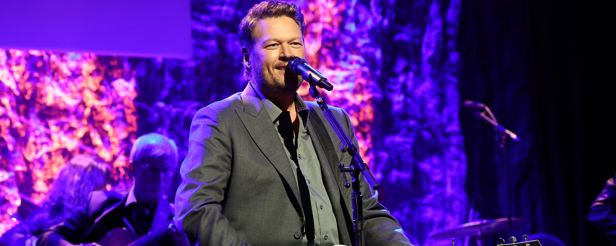 The Meaning Behind the Song Lyrics: “Pontoon” by Little Big Town