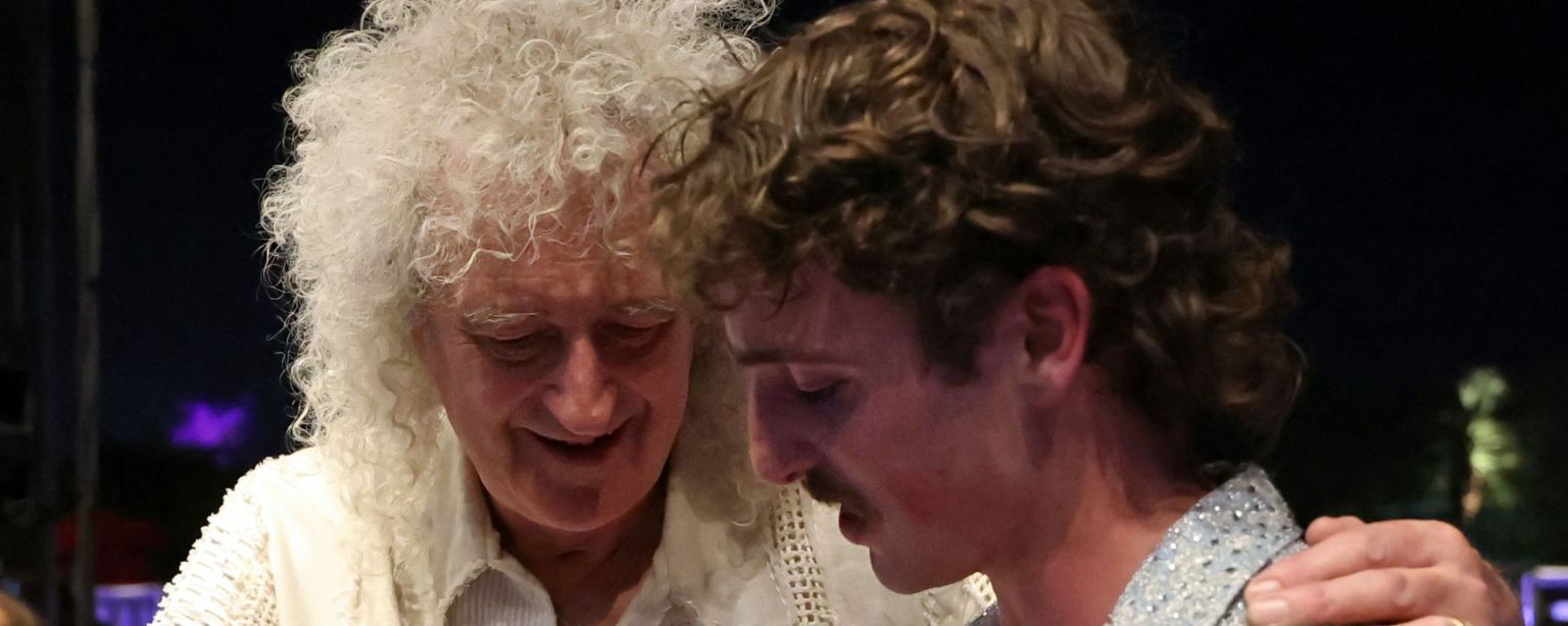 Benson Boone Dazzles With Powerhouse Vocals, Backflips During "Beautiful Things" VMAs ...