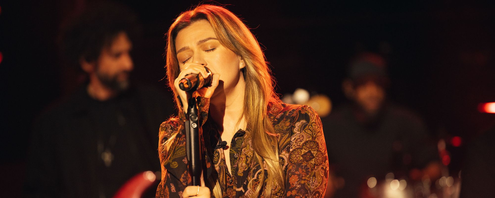Kelly Clarkson’s Absence Due to “Family Emergency”: Report - American ...