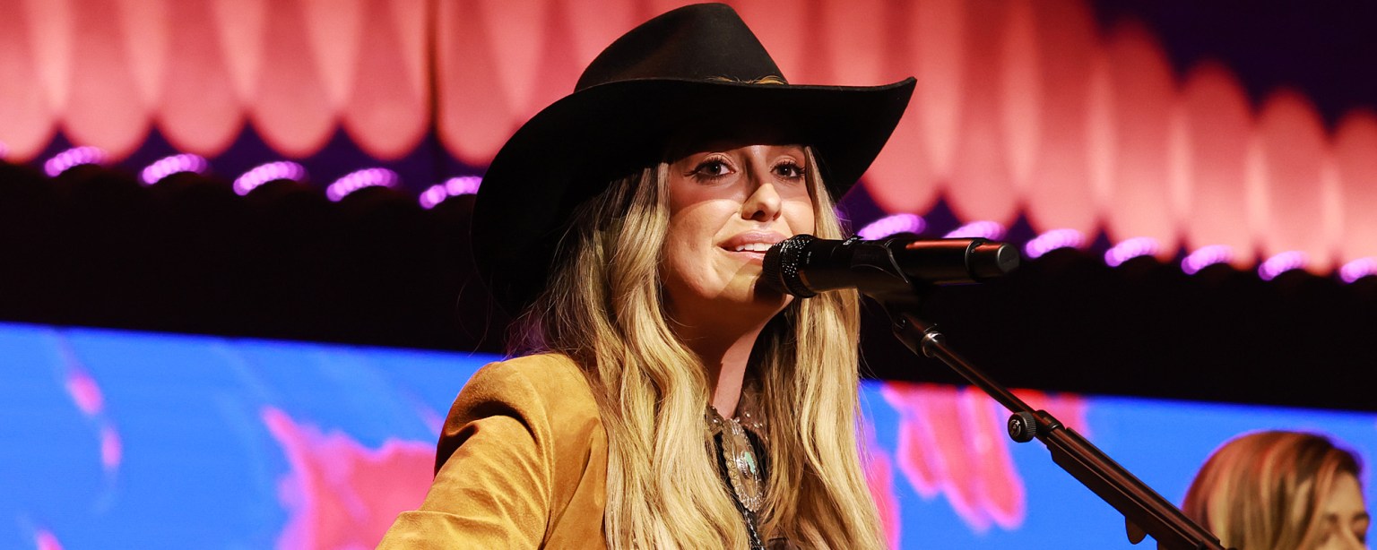 Lainey Wilson Continues Her Story With New "4x4xU" Music Video - American Songwriter