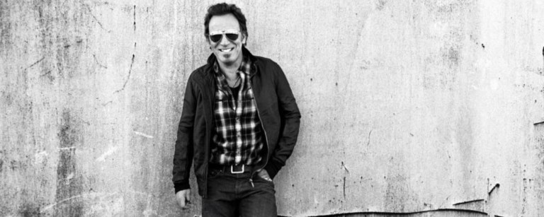 Watch Courteney Cox Recreate Her Iconic Dance from Bruce Springsteen’s ...