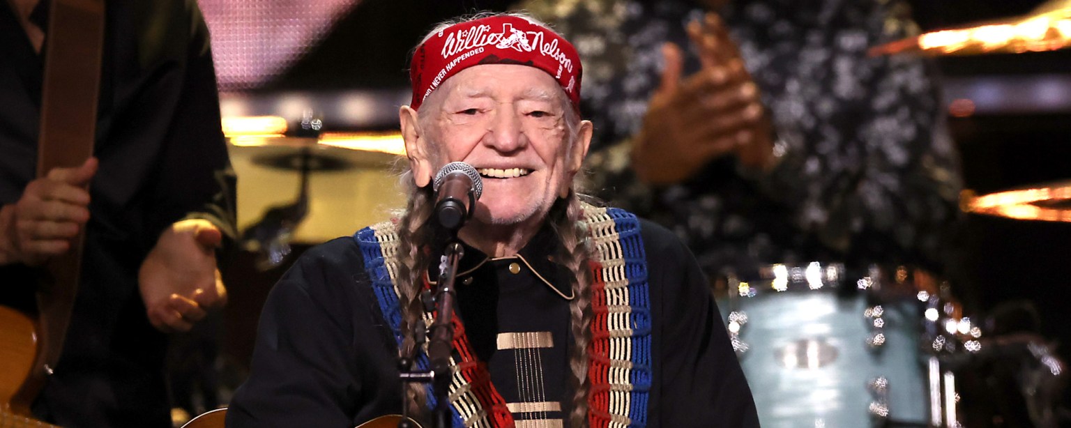 Steve Perry Welcomes Willie Nelson to the Studio for New Version of ...