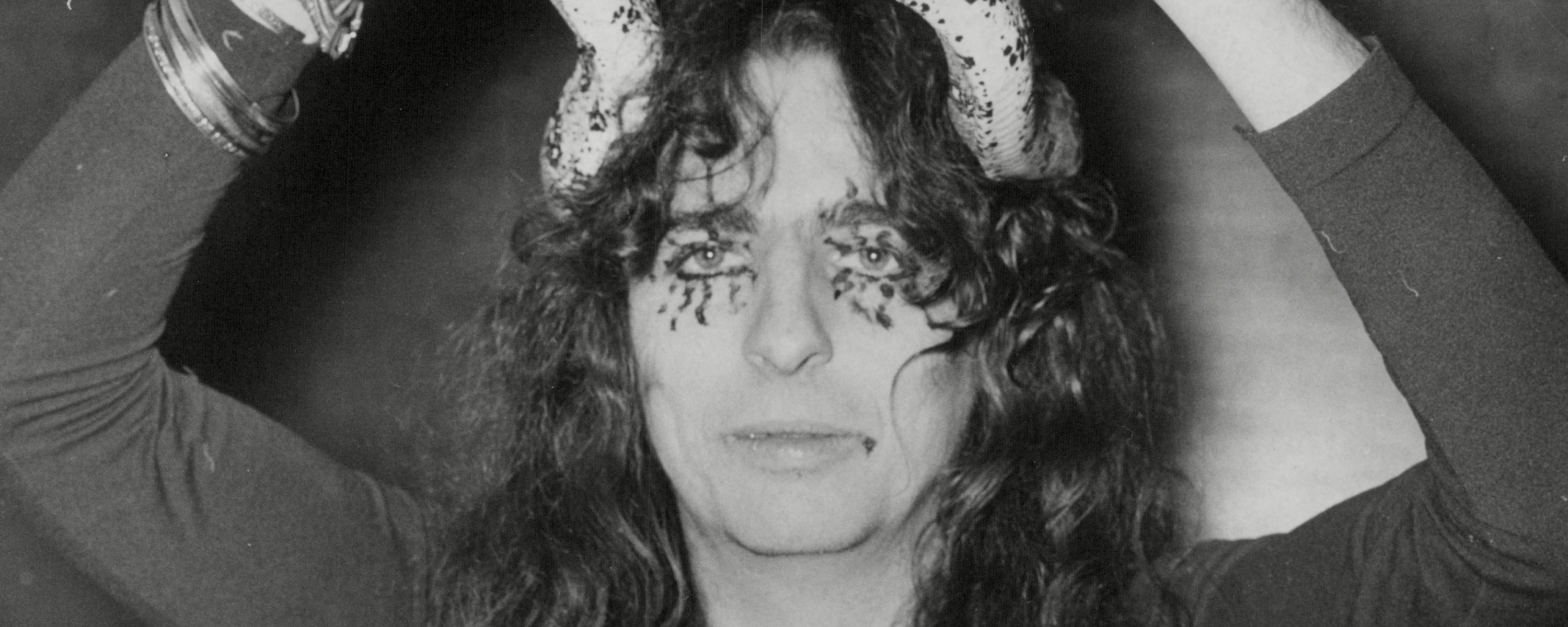 Twisted Sister's Warped 1985 School Anthem Featuring Alice Cooper ...