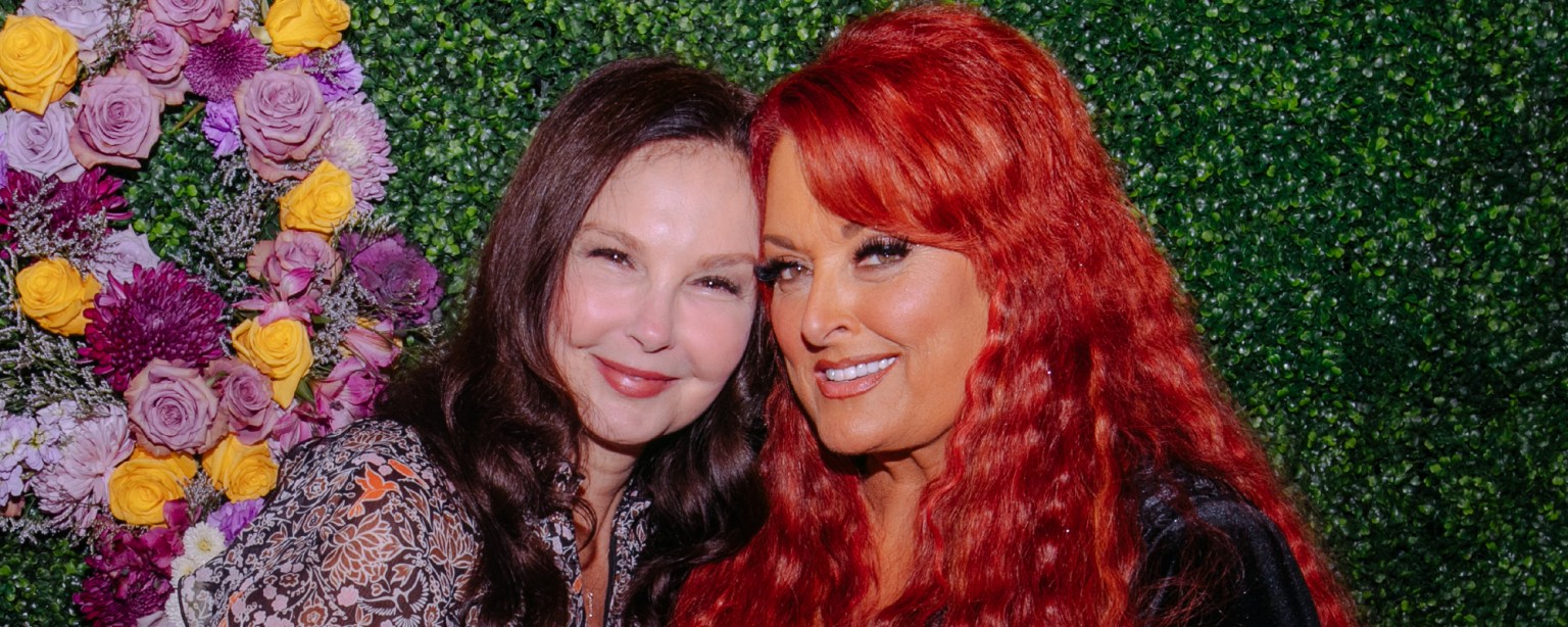 Chris Stapleton Apologizes to His Wife, Morgane, While Accepting Song ...