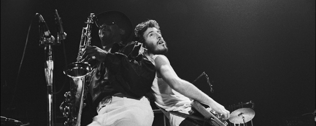 The Story and Meaning Behind Bruce Springsteen’s "Jungleland" - American Songwriter