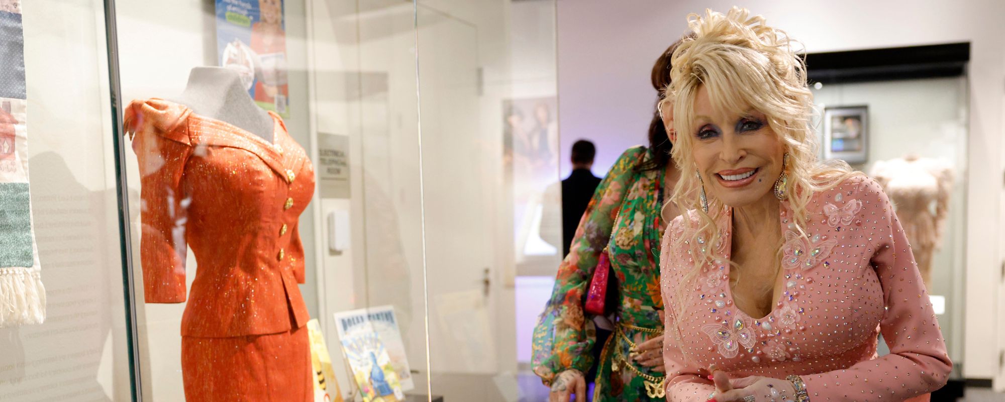 Dolly Parton’s Greatest Collaborations: 8 Top Duets