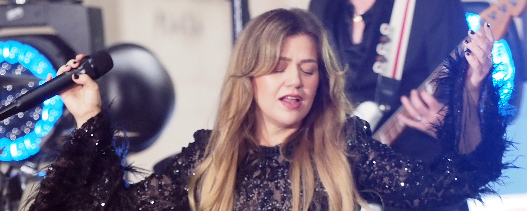 Kelly Clarkson and Miranda Lambert's Stunning Chappell Roan Cover Has ...