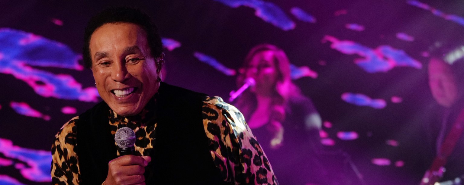 Santana Releasing New Retrospective Album, ‘Sentient,’ Featuring Smokey ...