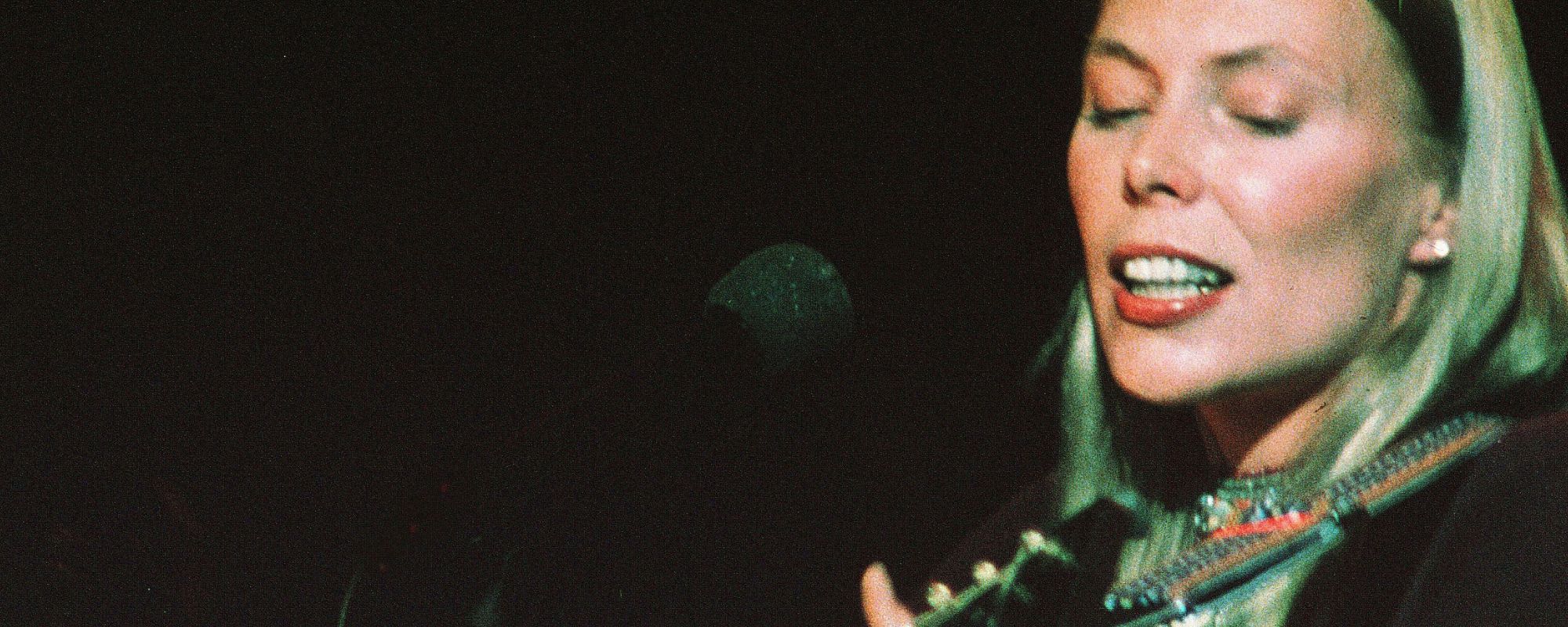 “That’s My Cross to Bear”: Joni Mitchell Offers Blunt Perspective of Her Career and Fame in 1986 ...