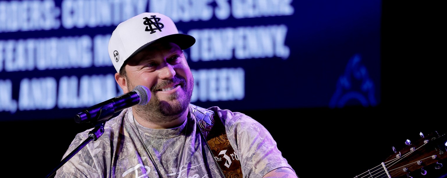 The Top 20 Songs the CIA Used to Torture Inmates - American Songwriter