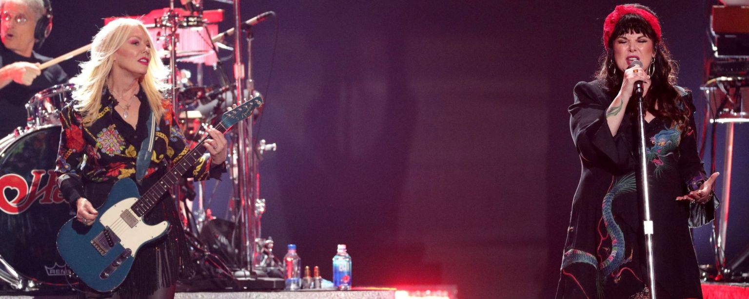 Ann Wilson Reveals the Klutzy Reason She’s Been Performing in a ...