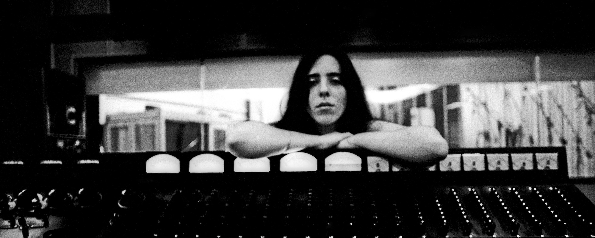 5 Freak Folk Songs From the 1960s Worth Revisiting - American Songwriter