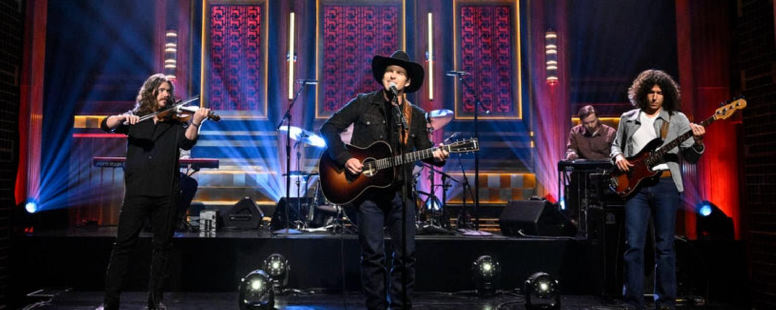 Behind The Song: "Hurdy Gurdy Man" by Donovan - American Songwriter